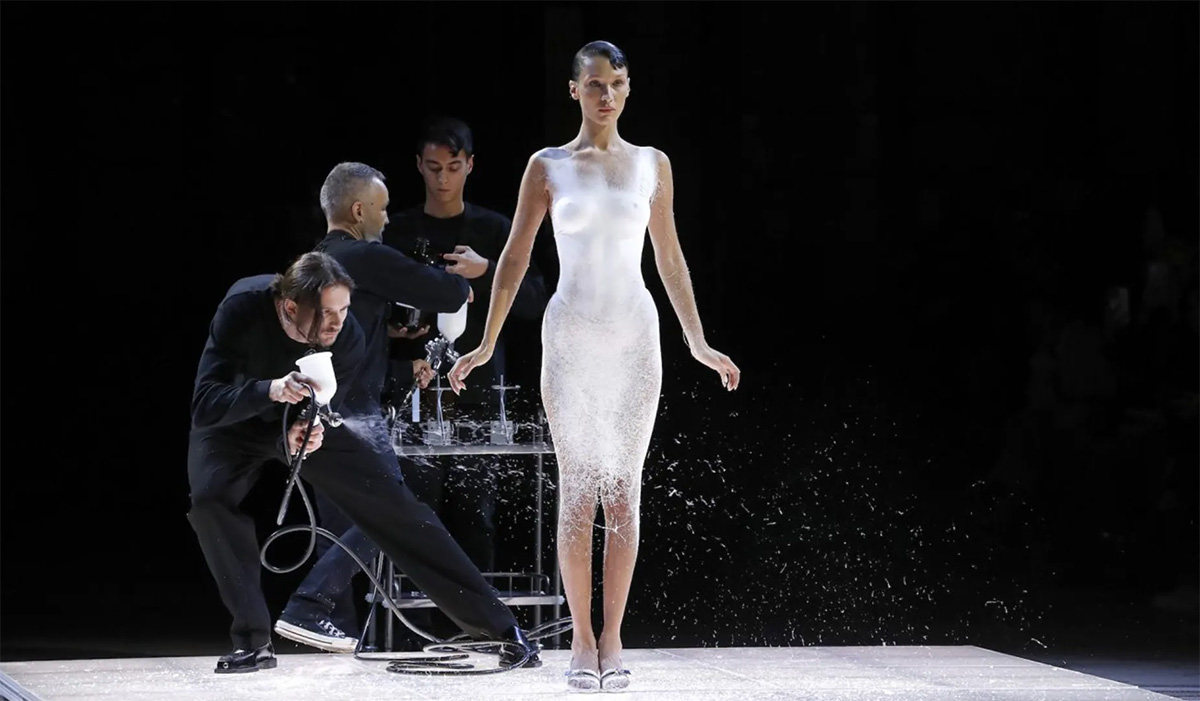 Spray-On Clothes Is Real And It's Amazing | campus.sg - Campus Magazine